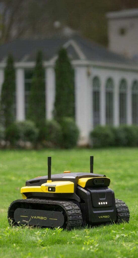 Yarbo Core | RoboLawn
